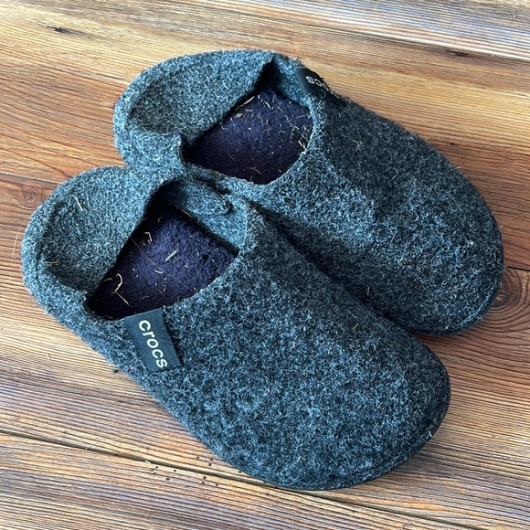 CROCS | Shoes | Crocs Wool Slippers M 4 W 6 Gray Unisex Step On Heel ...